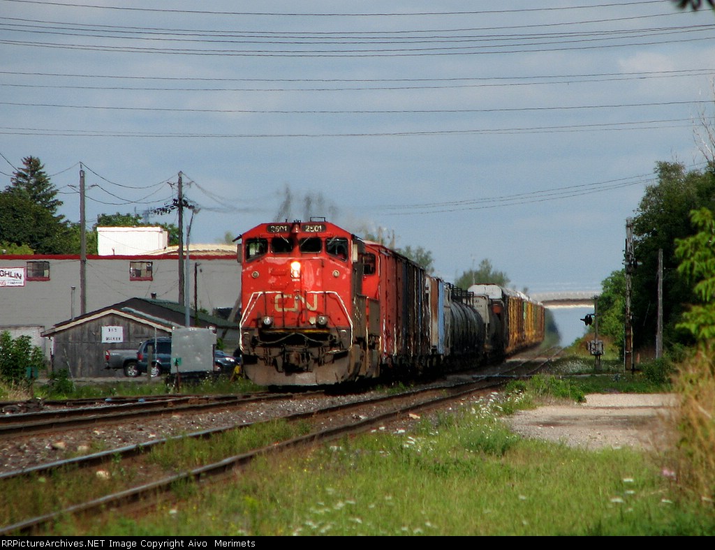 CN 2501 at Woodstock.